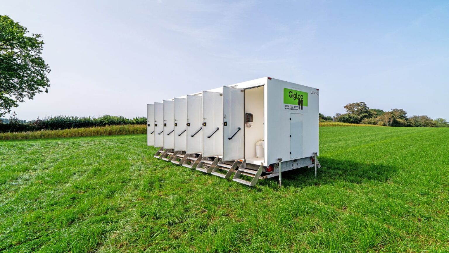 Hire Luxury Shower Pods For Weddings - GigLoo